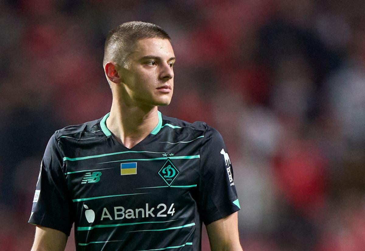 Everton signing Vitaliy Mykolenko savaged by Mike Parry