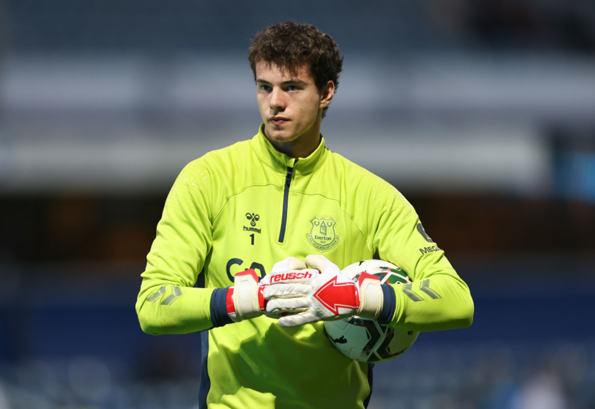 Everton goalkeeper Zan-Luk Leban signs new one-year deal
