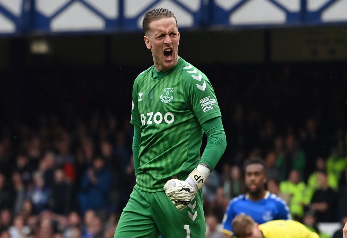 Everton goalkeeper Pickford in Premier League-best display v Chelsea