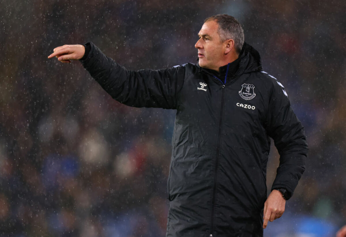 Everton expected to dispense with Clement and Cole as Lampard sacked