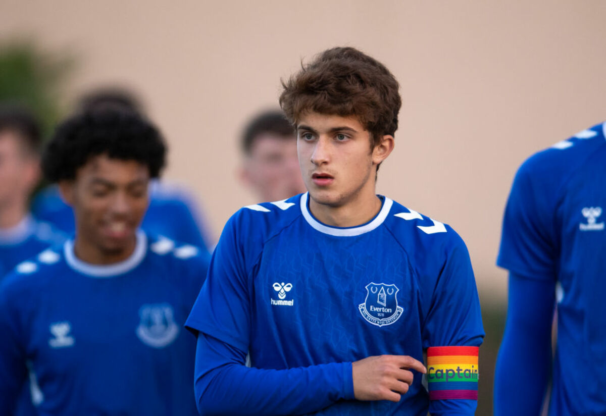 Everton starlet Matthew Apter pens first professional deal at Goodison Park