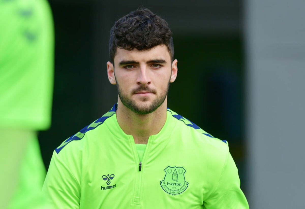 Everton duo Stan Mills and Tom Cannon make case for first-team games