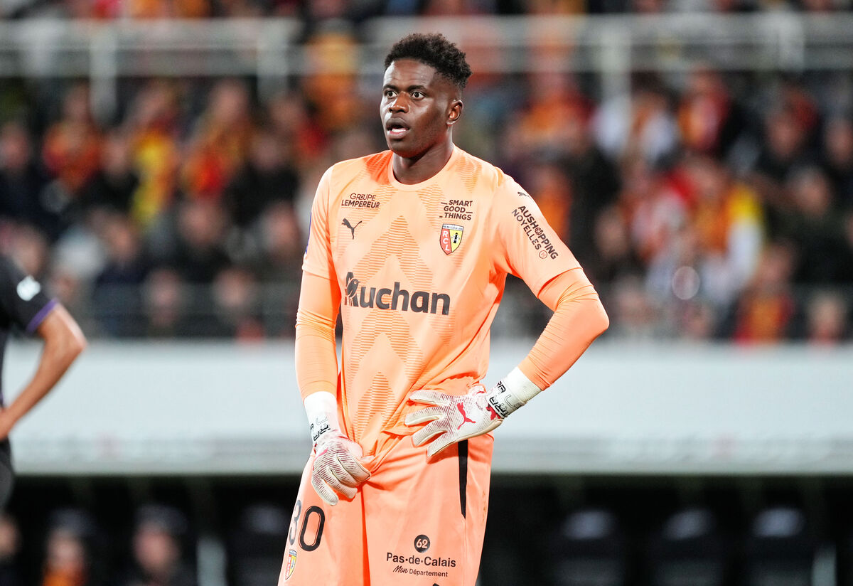 Everton keeping tabs on Lens goalkeeper Brice Samba
