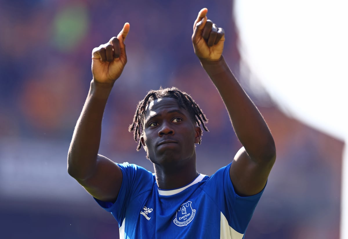 Everton star must show his worth v Aston Villa amid Top 6 interest