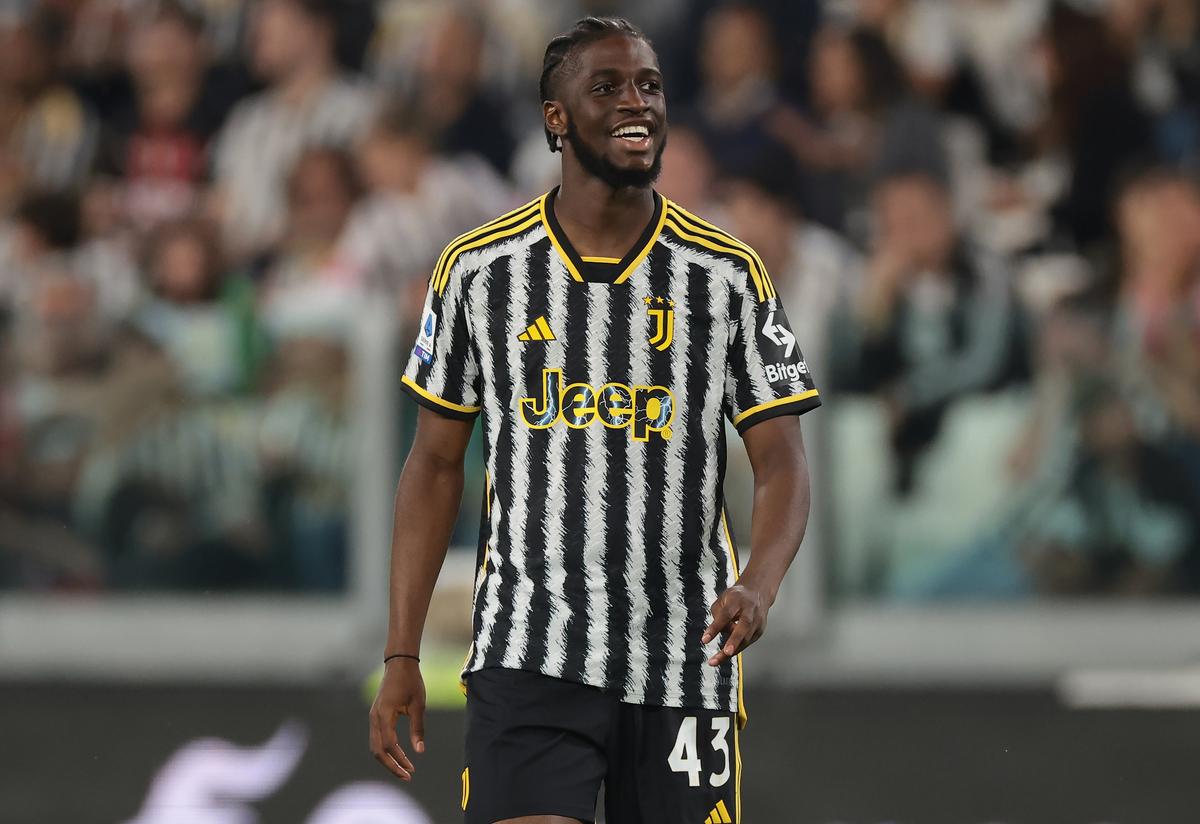 Everton: 'Serious' transfer approach for £21m Samuel Iling-Junior on cards