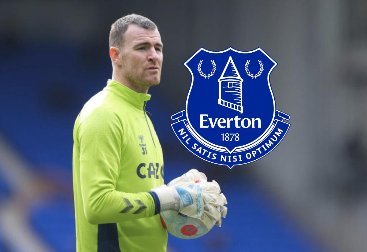 Everton goalkeeping crisis evident after senior player contract decision