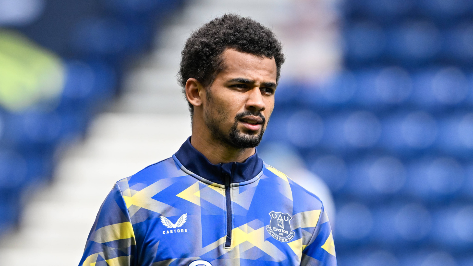 Chris Sutton reacts instantly to controversy in Everton v Arsenal