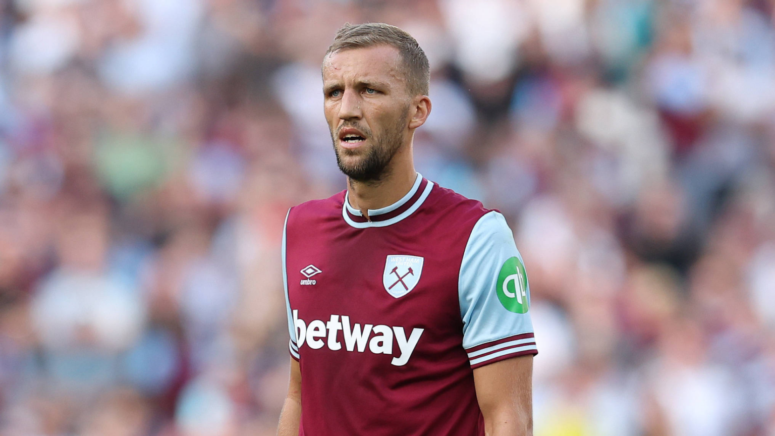 Everton more likely to sign Newcastle ace than West Ham's Soucek