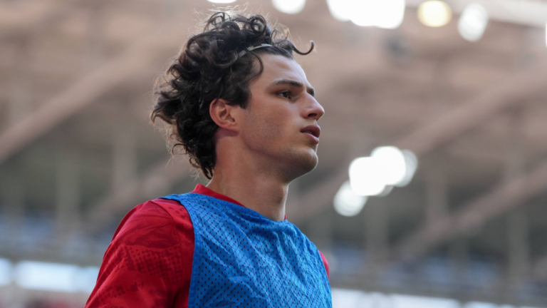 Merlin Rohl transfer in limbo already after latest Everton injury ...